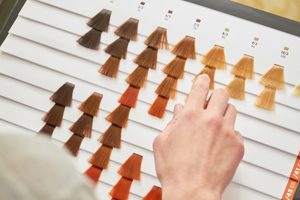 Colorimetria Capilar: Entenda Esse Estudo Sobre Misturas de Tintas