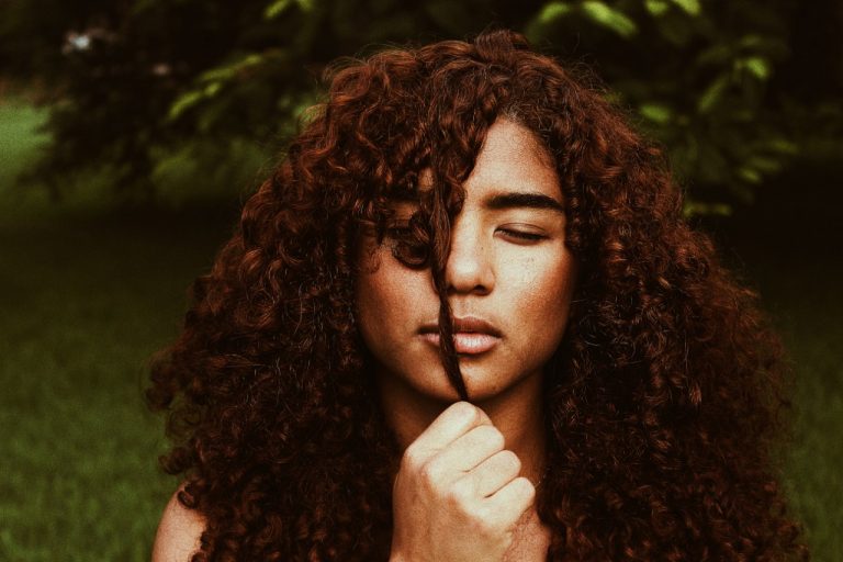 Cabelo 3C: Dicas de Cuidados Para Os Fios Com Cachos 3C