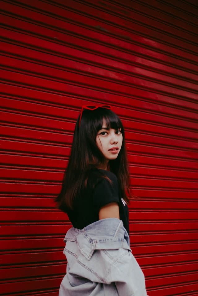 Franjas anos 70! Confira os visuais do corte que estão em alta.