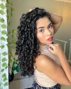 Tipos de cachos: dicas para cuidar dos seus fios