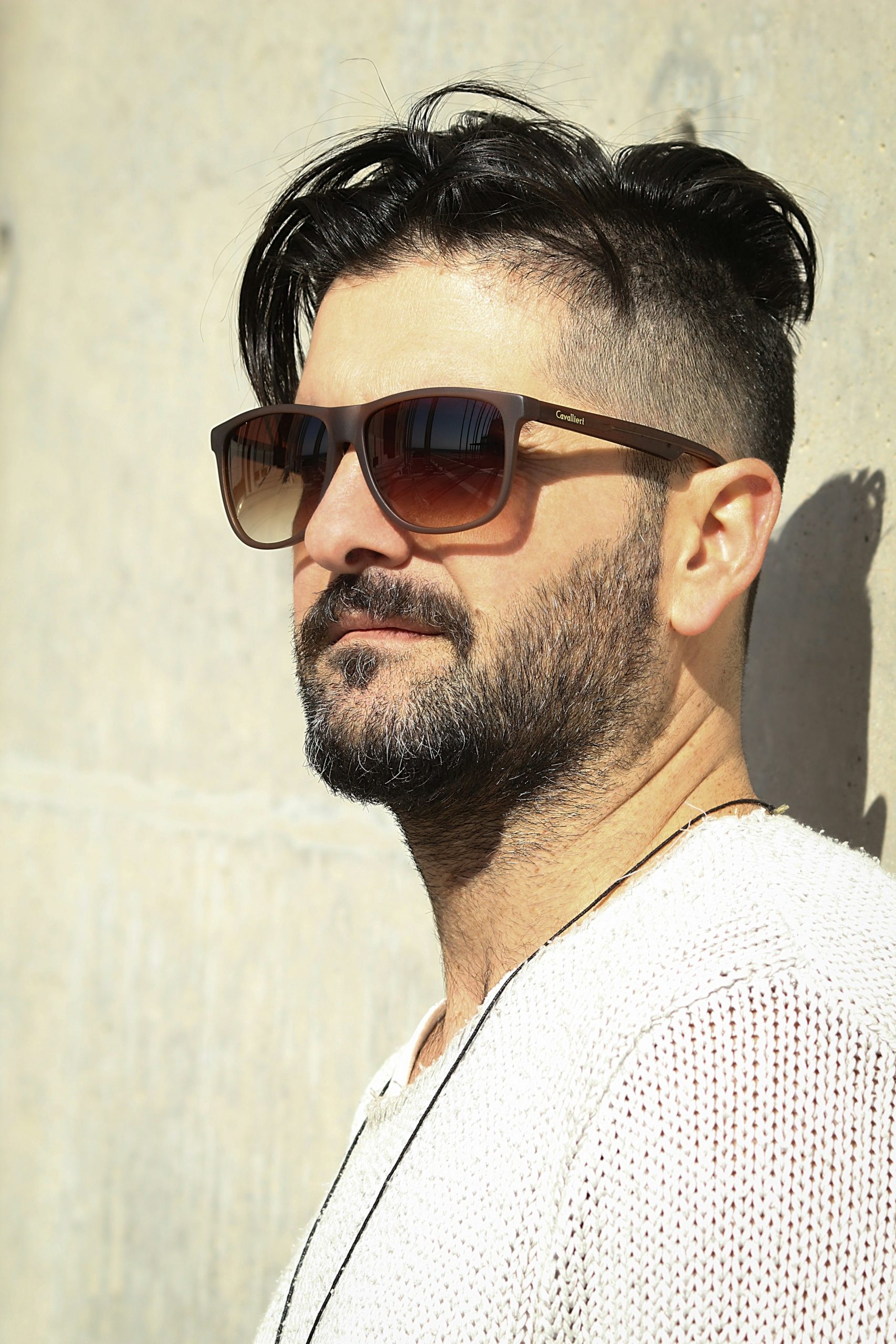 Guia Completo do Corte Undercut Masculino: Estilos e Dicas