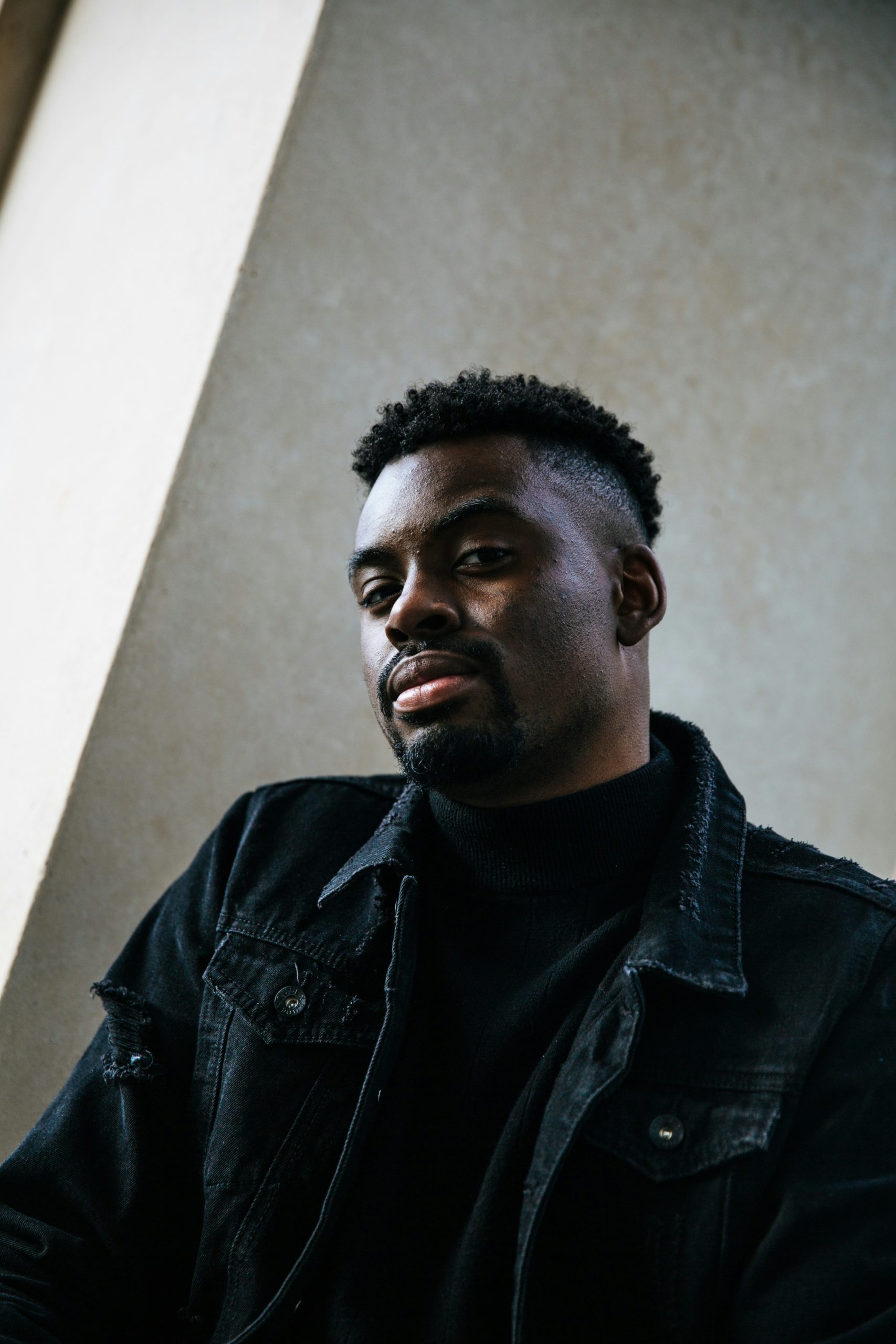 Guia Completo do Corte Undercut Masculino: Estilos e Dicas